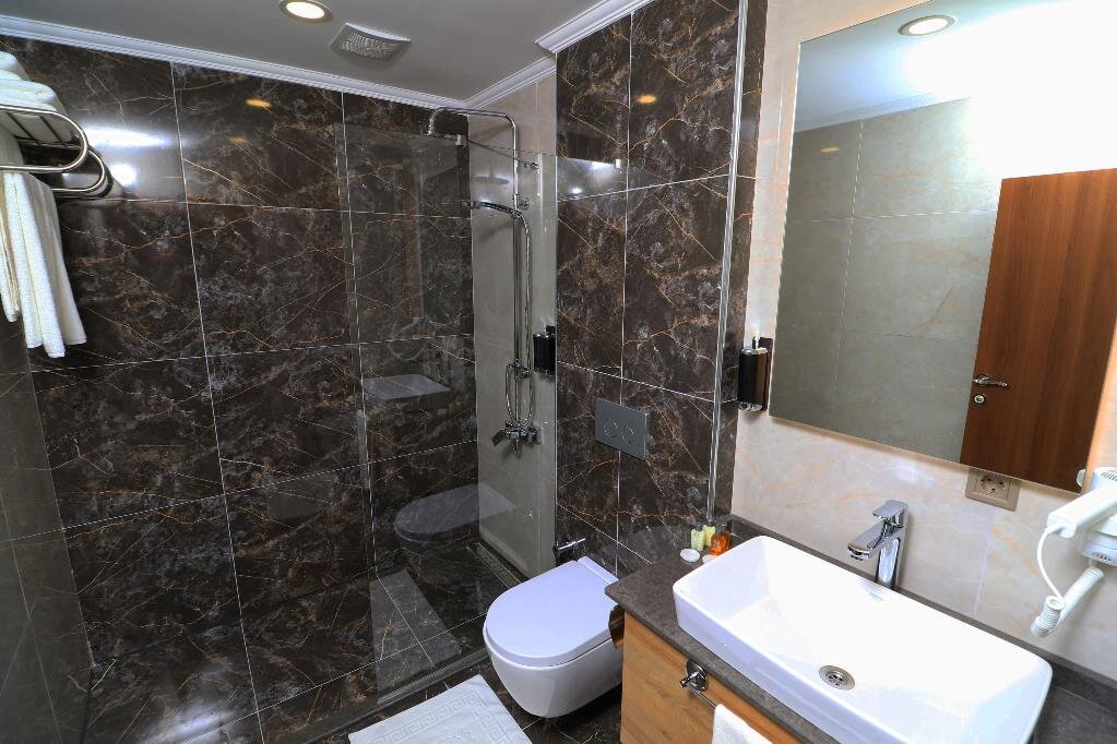 Bayrak Grand Hotel